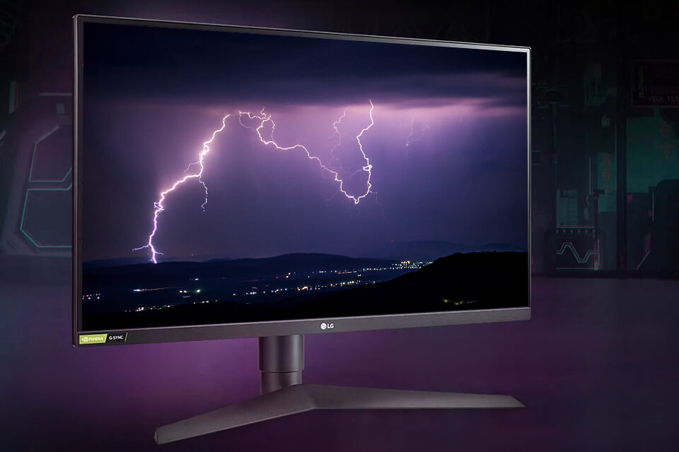 9 Best Triple Monitor Setups in 2025