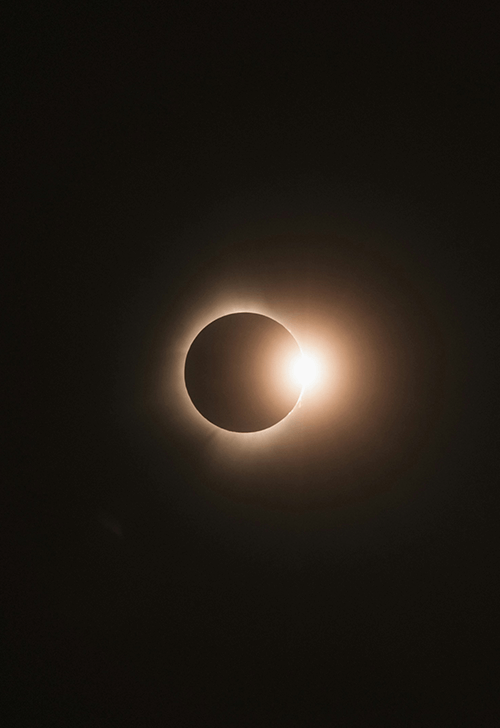12 Eclipse Photo Ideas & Tips for Spectacular Shots