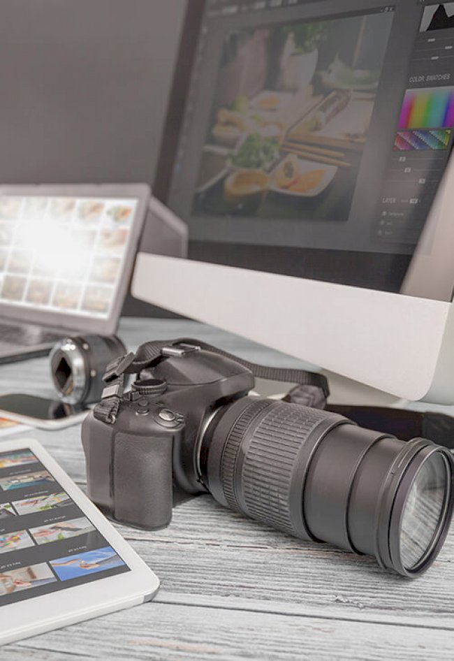 10 LinkedIn Background Photo Ideas to Differ from Other Profiles