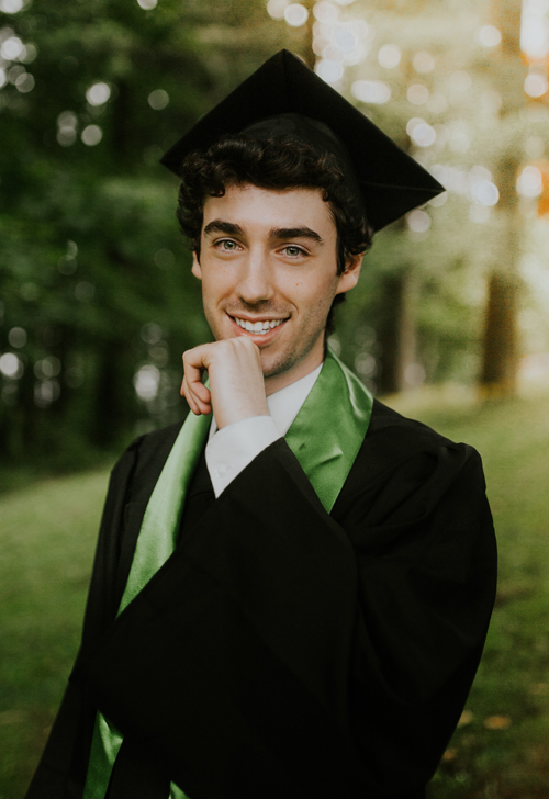 50 Senior Picture Ideas: Official, Creative & Funny