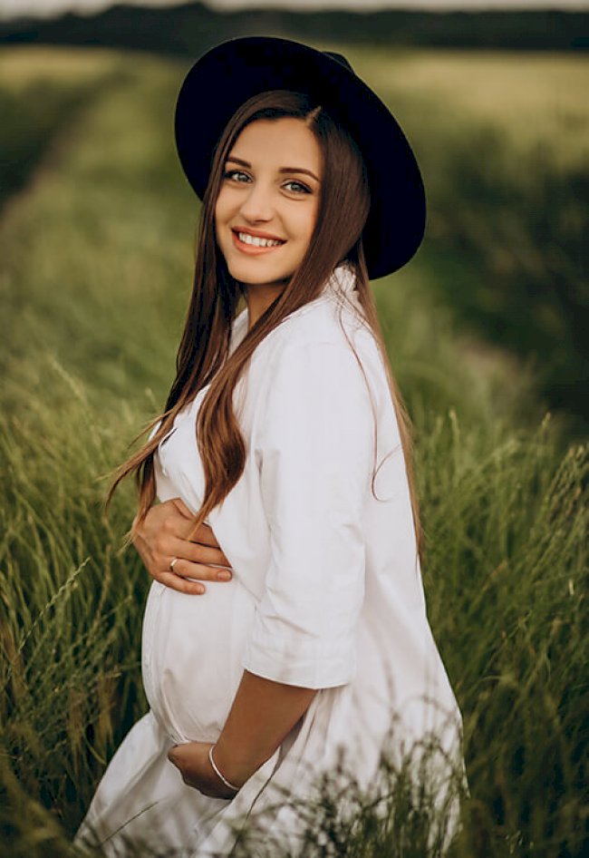 35 Simple Maternity Photoshoot Ideas