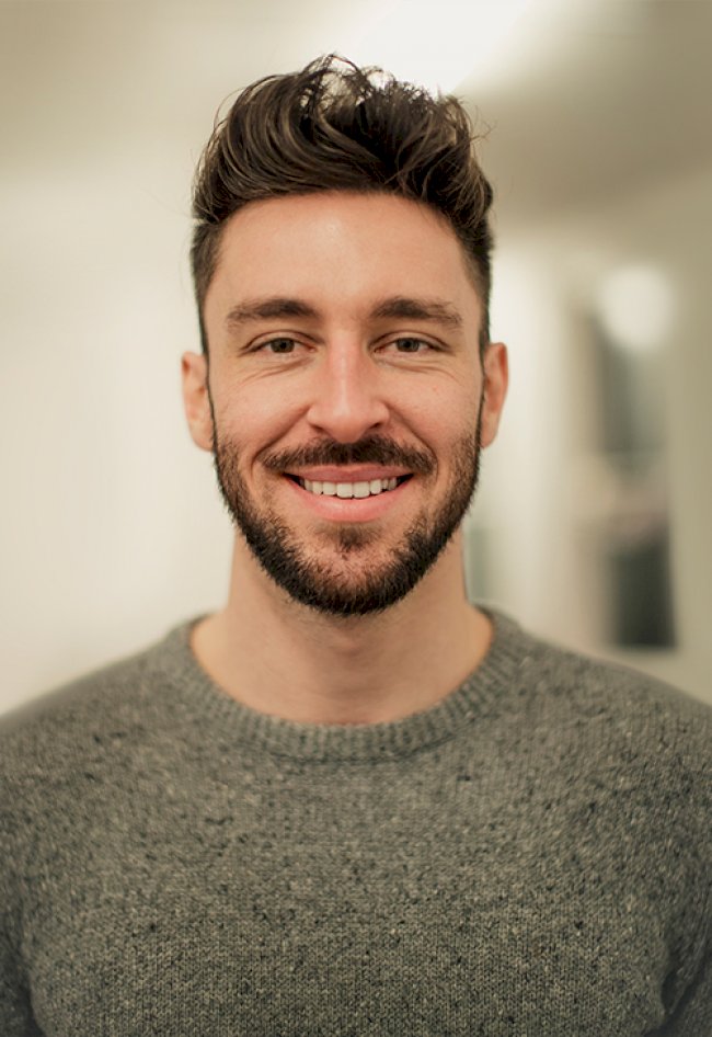 Passport Photo Tips for Models – Ultimate Guide 2025