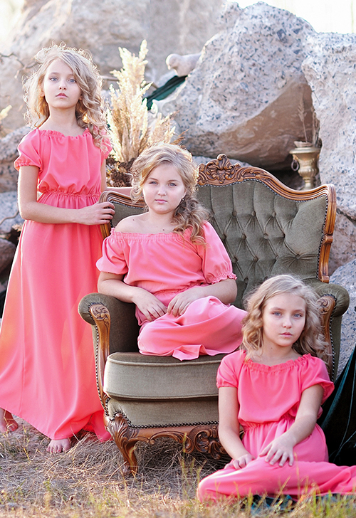 32 Group Photo Ideas for Small and Large Groups