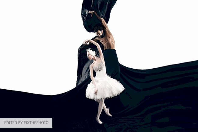 30 Juxtaposition Photography Tips & Examples