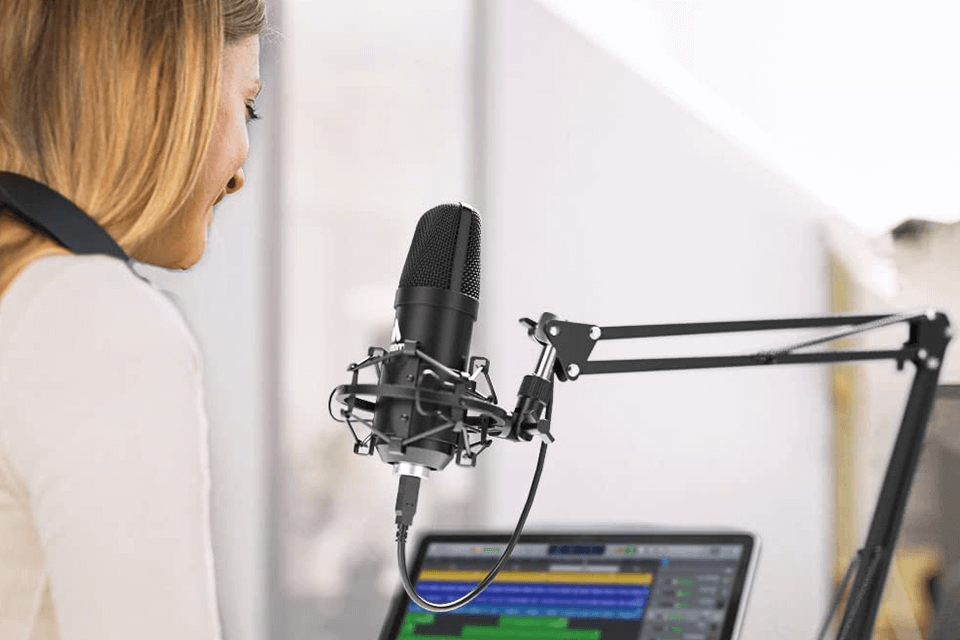 8 Best Microphones for Zoom Meetings in 2024: Reviewed & Tested