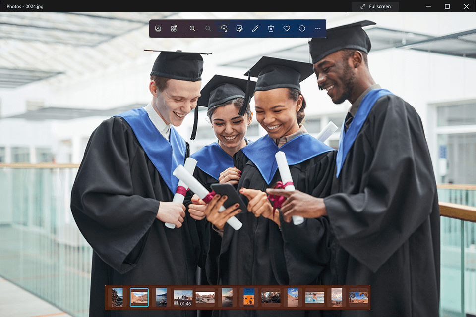 12 Best Graduation Slideshow Makers for School in 2024